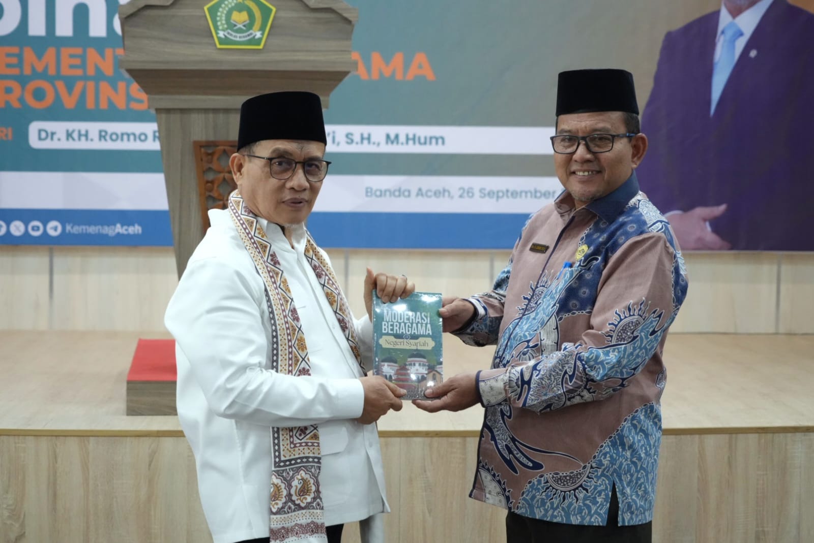 Kerukunan dan Kisah Masa Kecil Wamenag Romo Syafii