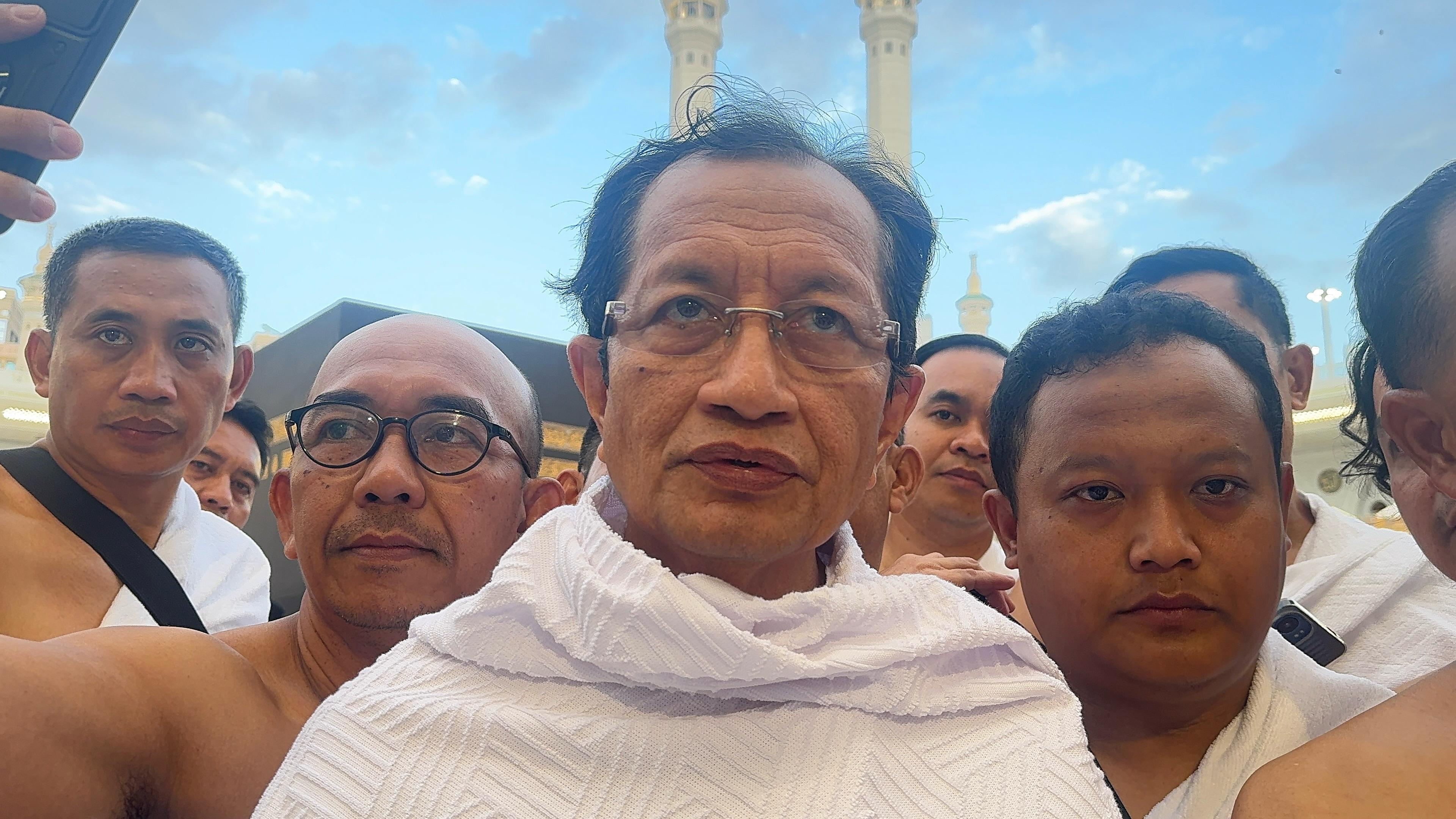 Di Depan Kakbah, Menag Nasaruddin Umar Sampaikan Empat Pesan untuk Petugas Haji